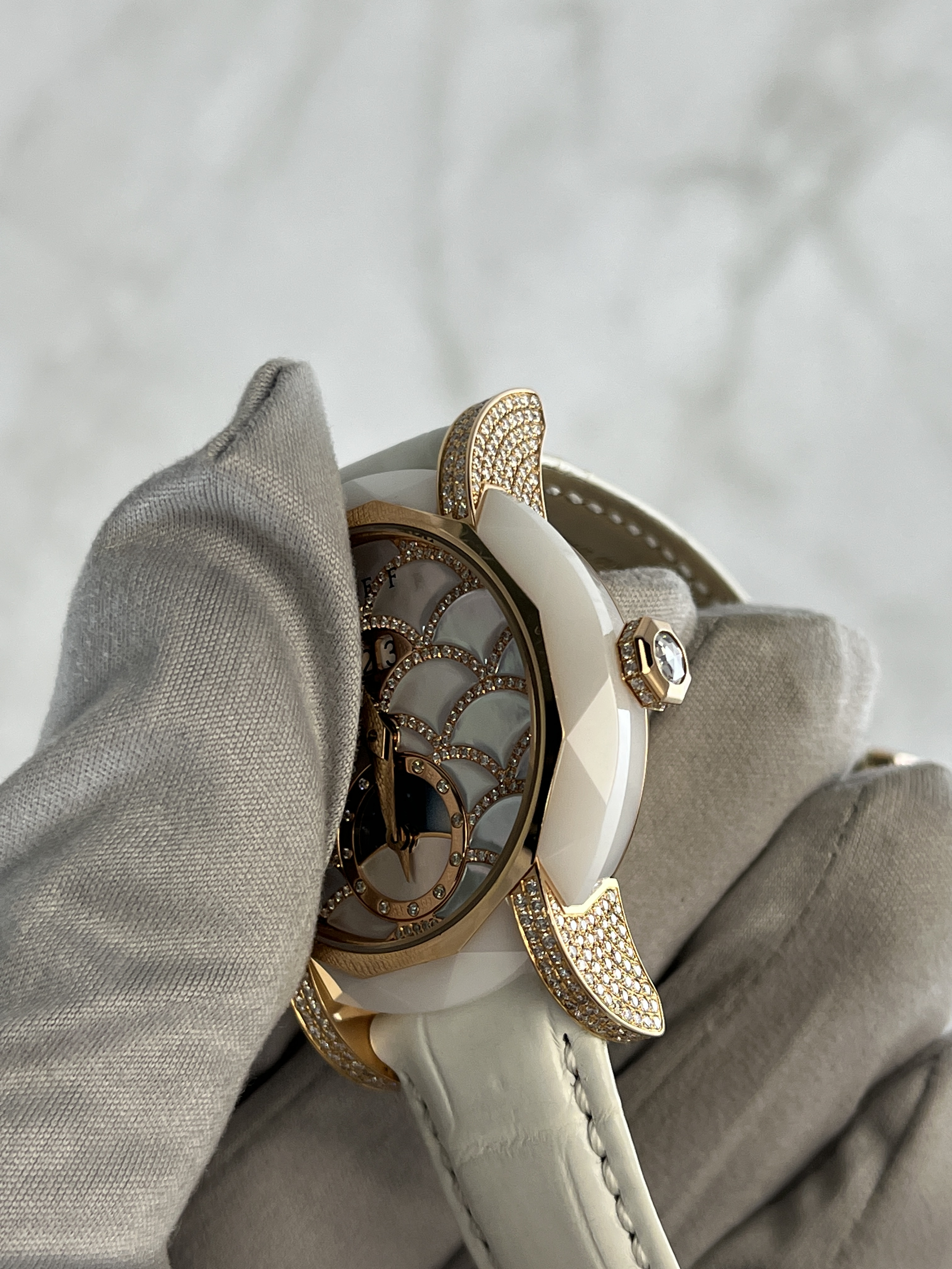 Buy Graff | Star Collection Icon Automatic 38Mm | GSA38WCPGW in Dubai ...